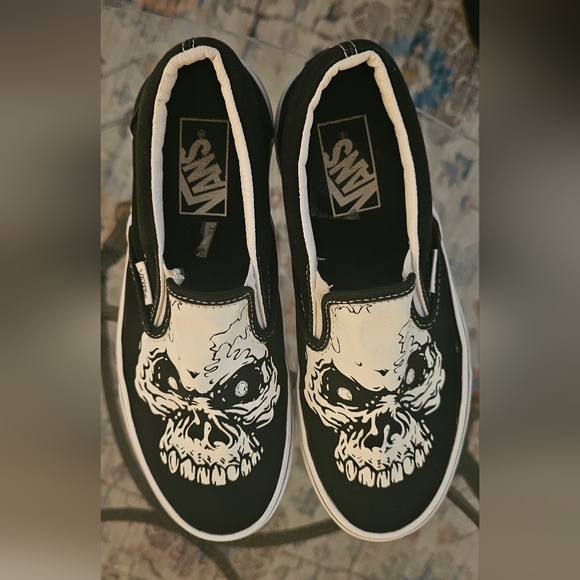Vans | Shoes | Vans Black And White Skull Slipon Sneakers Glow In The ...